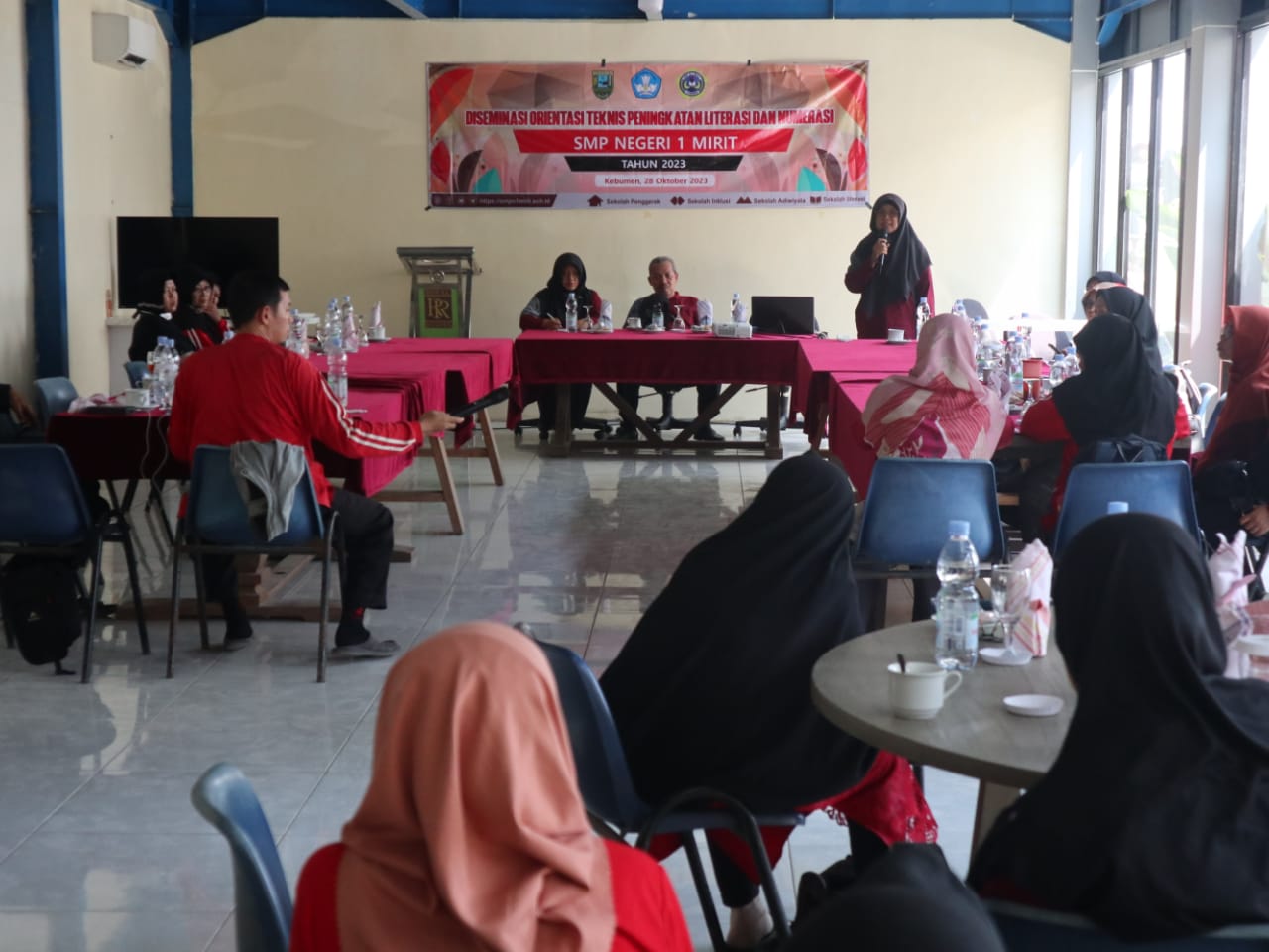 Diseminasi Orientasi Teknis Peningkatan Literasi dan Numerasi SMP N 1 ...